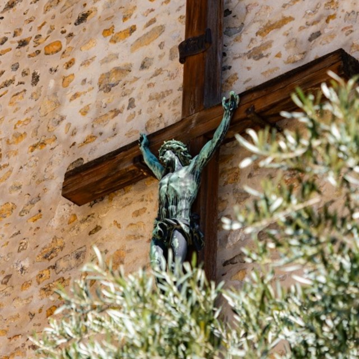 Vatican unveils the Holy Lance: - Richard Challoner School
